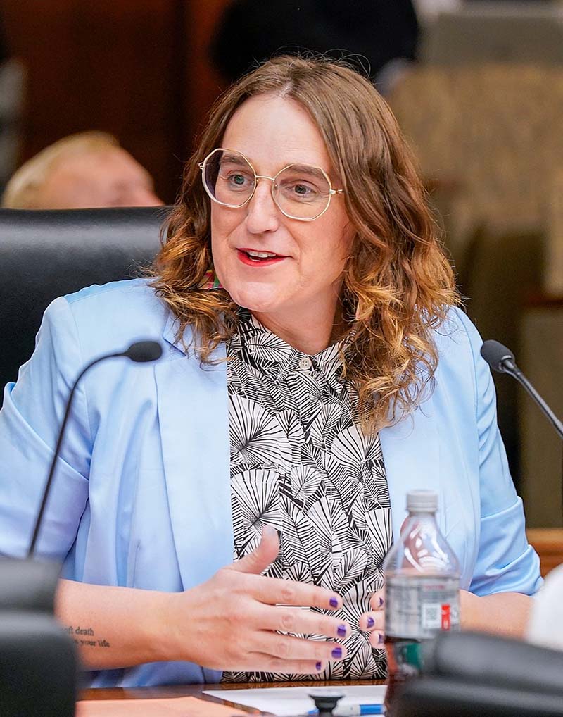 Minnesota Transgender State Rep. Leigh Finke Urges Anti-ICE Protesters ...
