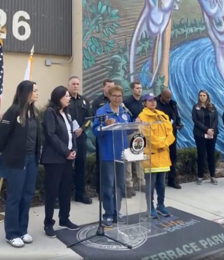 State of Emergency Declared in Los Angeles as Massive Warehouse Fire ...